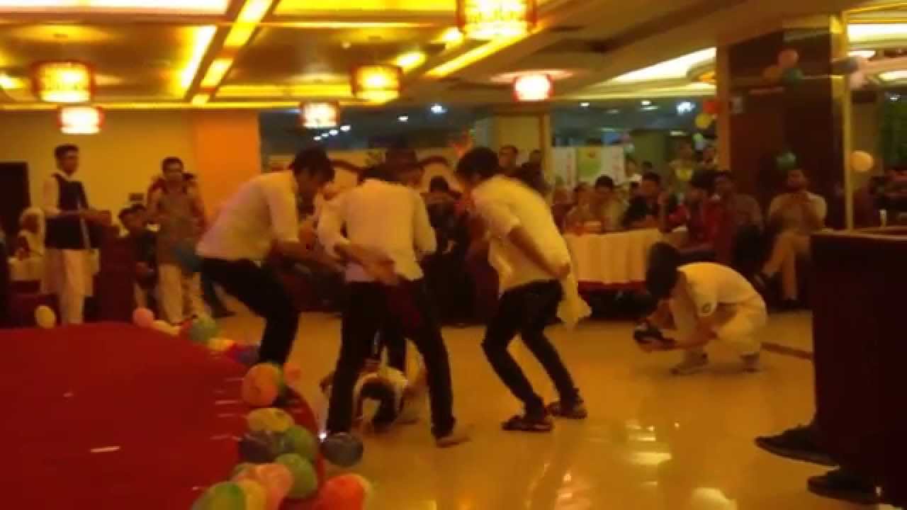 best chicken dance video ever - YouTube