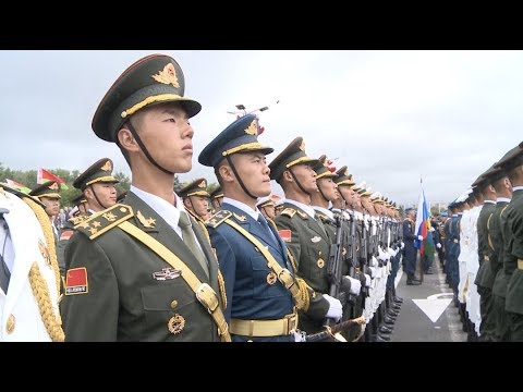Chinese Honor Guard Debuts at Belorussian National Day Ceremony - YouTube