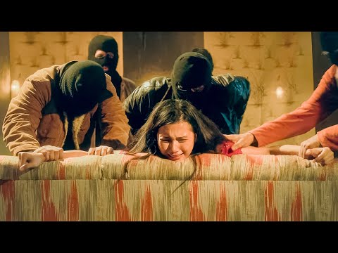 Seorang suami yang menjual istrinya ke geng untuk terbebas dari hutang