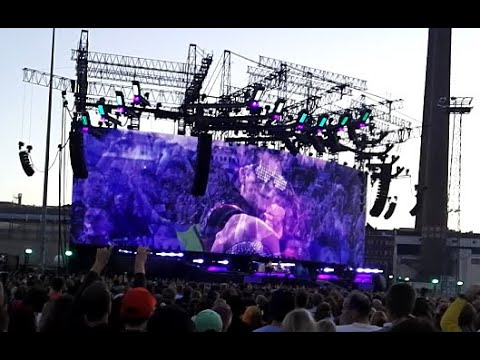 Clip of Muse performing Starlight in Helsinki Summer 2019 - YouTube