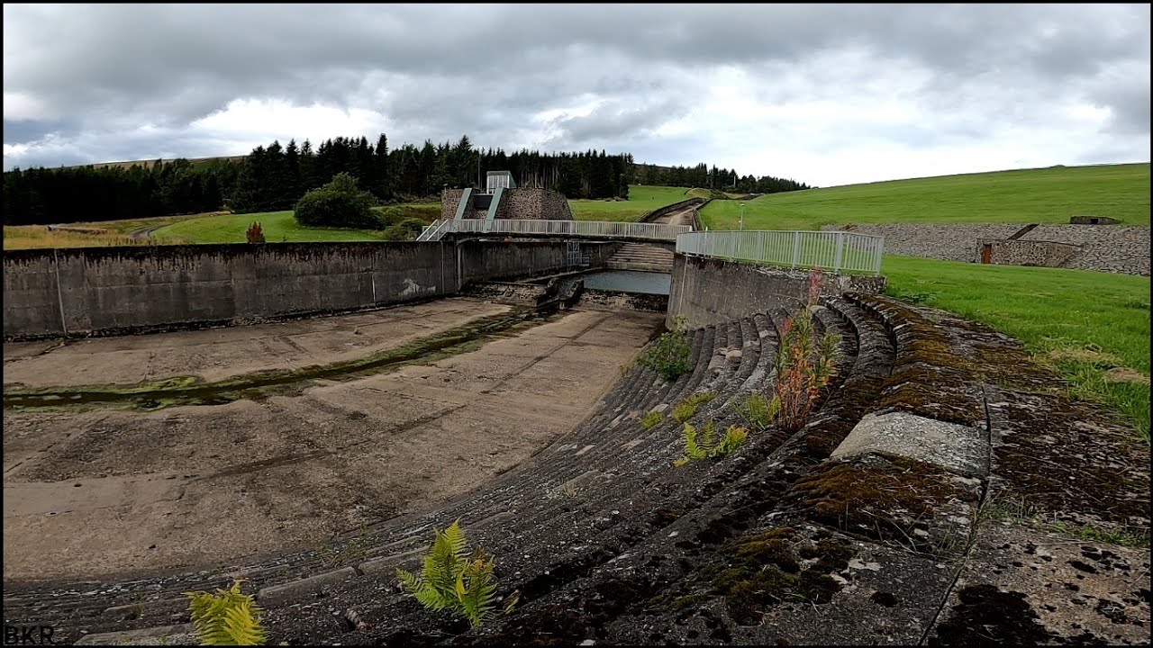 Exploring MASSIVE 1969 Scottish Dam - Backwater Reservoir - YouTube