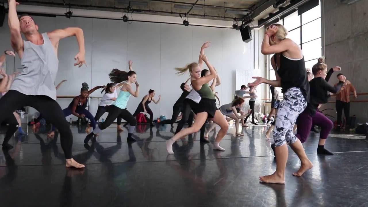 Alexandra Damiani at Axis Connect - YouTube