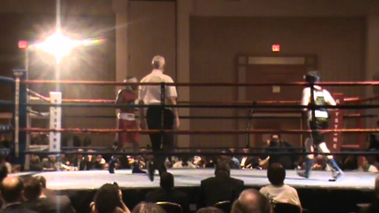 Belfast amateur Conal Quinn vs DC amateur Dwayne Holmes, Jr - YouTube