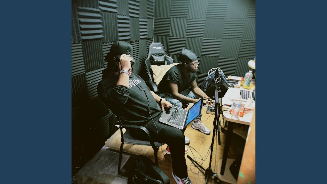 WHO DA HELL IS 10 & LARX - YouTube