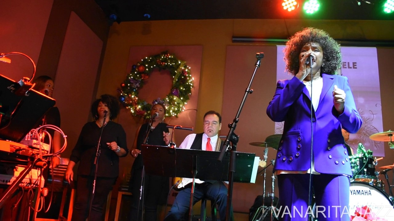 Ronee Martin doing Neither One Of Us at the Terry Steele show. - YouTube