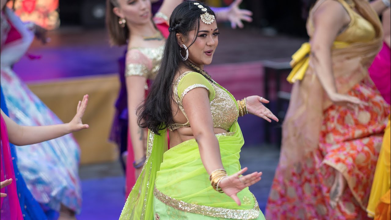 Laal Ghagra| Bollywood dance| Akshay kumar| Swedish girls in Malmö ...