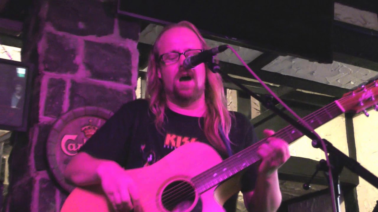 Brett Collidge Live - Hot in Here - YouTube
