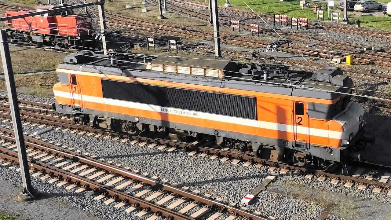 1828, Alsthom NS class 1600, shifts ( +nice acceleration ) at railyard ...