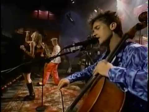 Poe - Angry Johnny [8-11-96] - YouTube