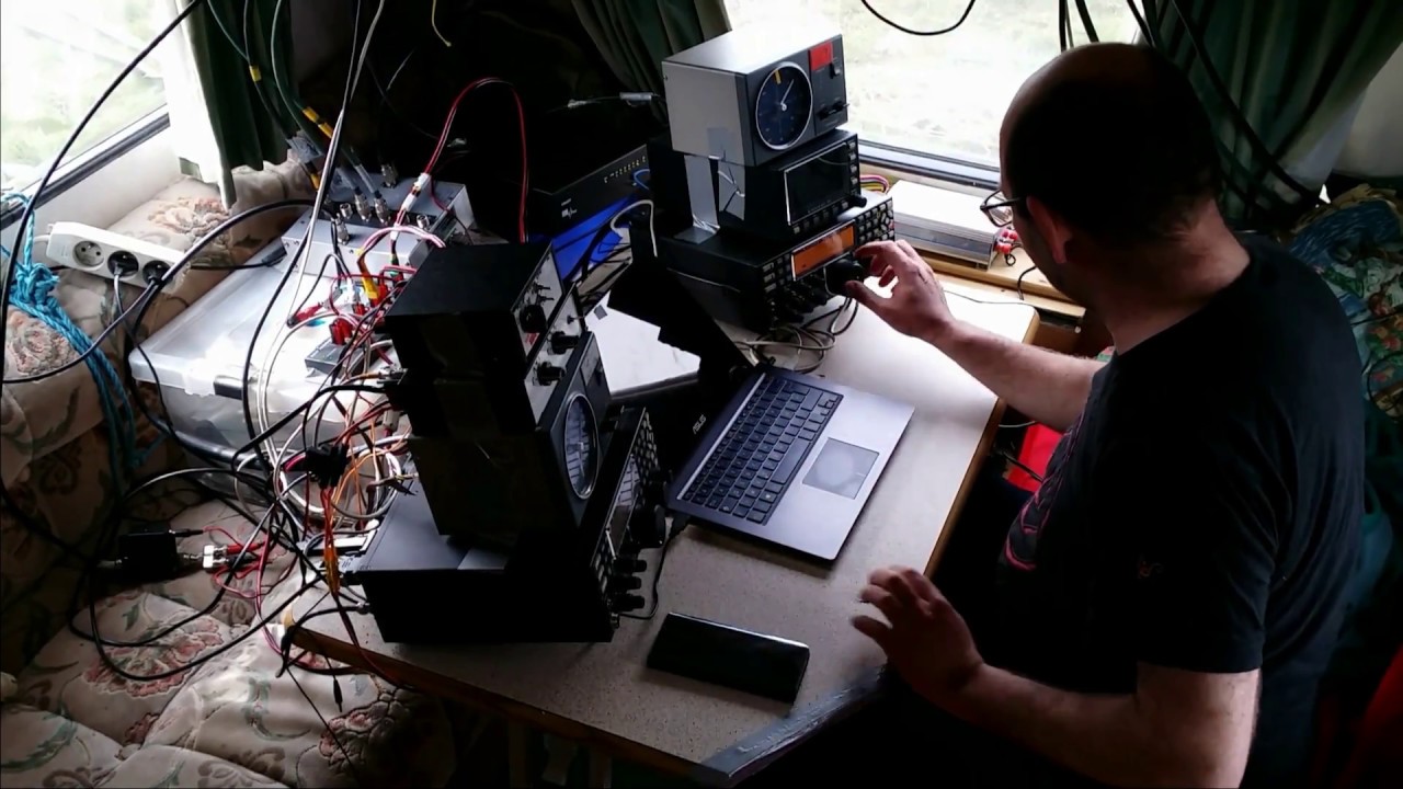 SO2R RADIO SHACK EI8GQB EI7T (ex EI1A) ON4EI - YouTube