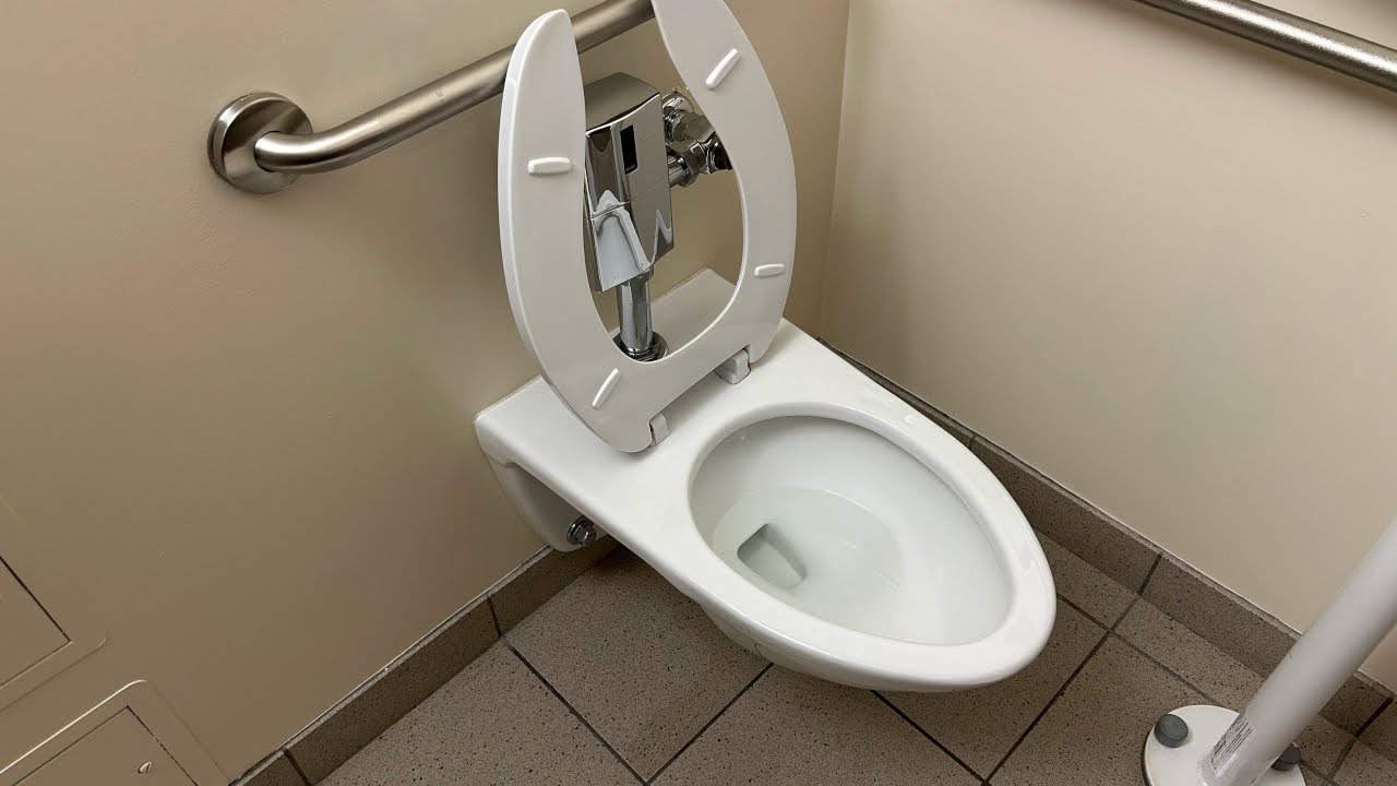 Powerful Toto CT708 Toilet - YouTube