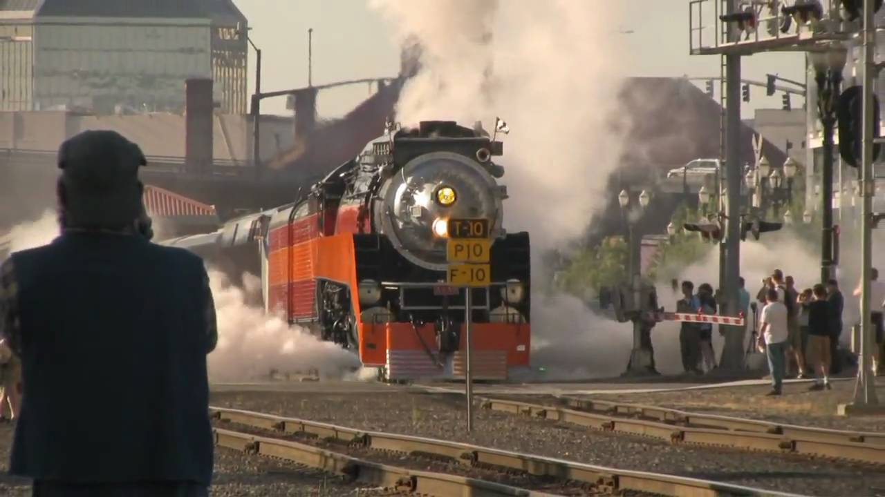 SP 4449 Daylight Leaves Portland - 2009 - YouTube