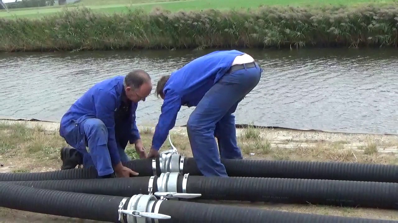 Hycos Fire fighting trailer 10.000 LPM - YouTube