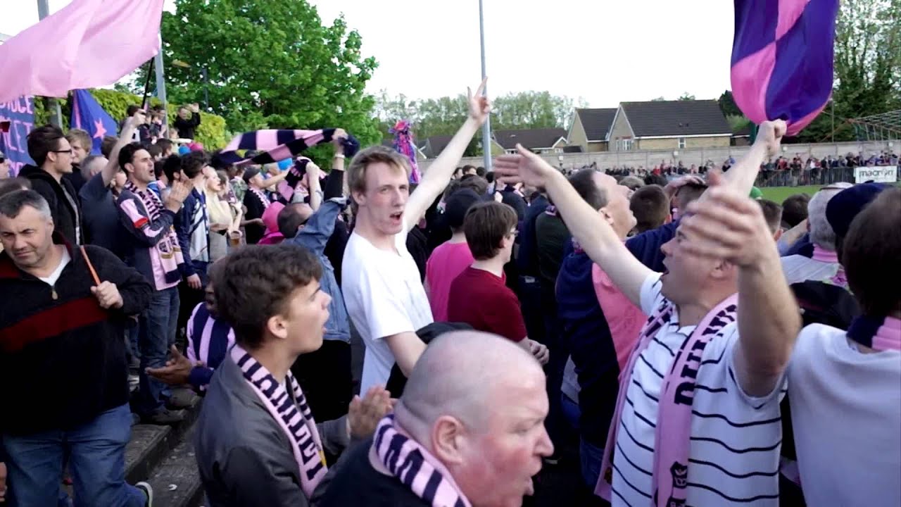Dulwich Hamlet fans in action - YouTube
