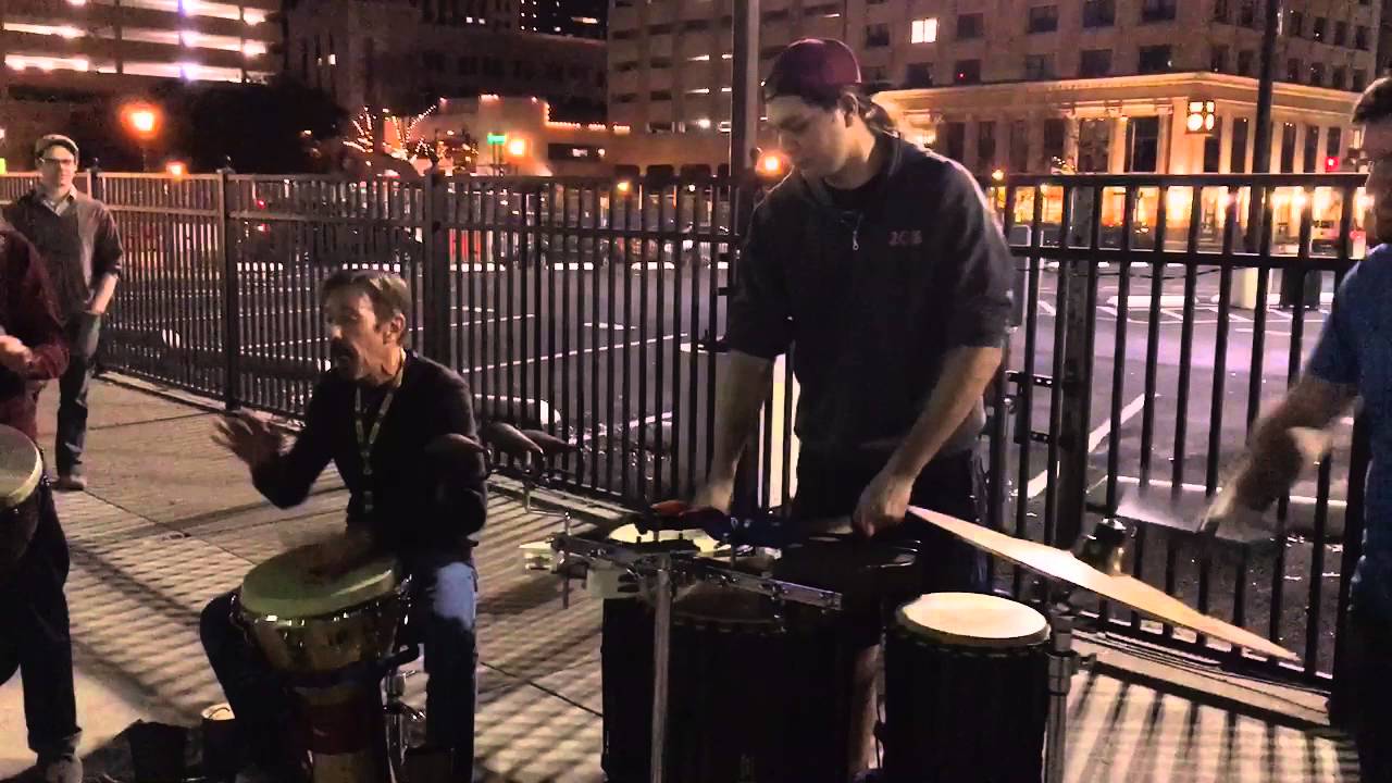 Street Performers Rule The Night In Downtown Fort Worth - YouTube