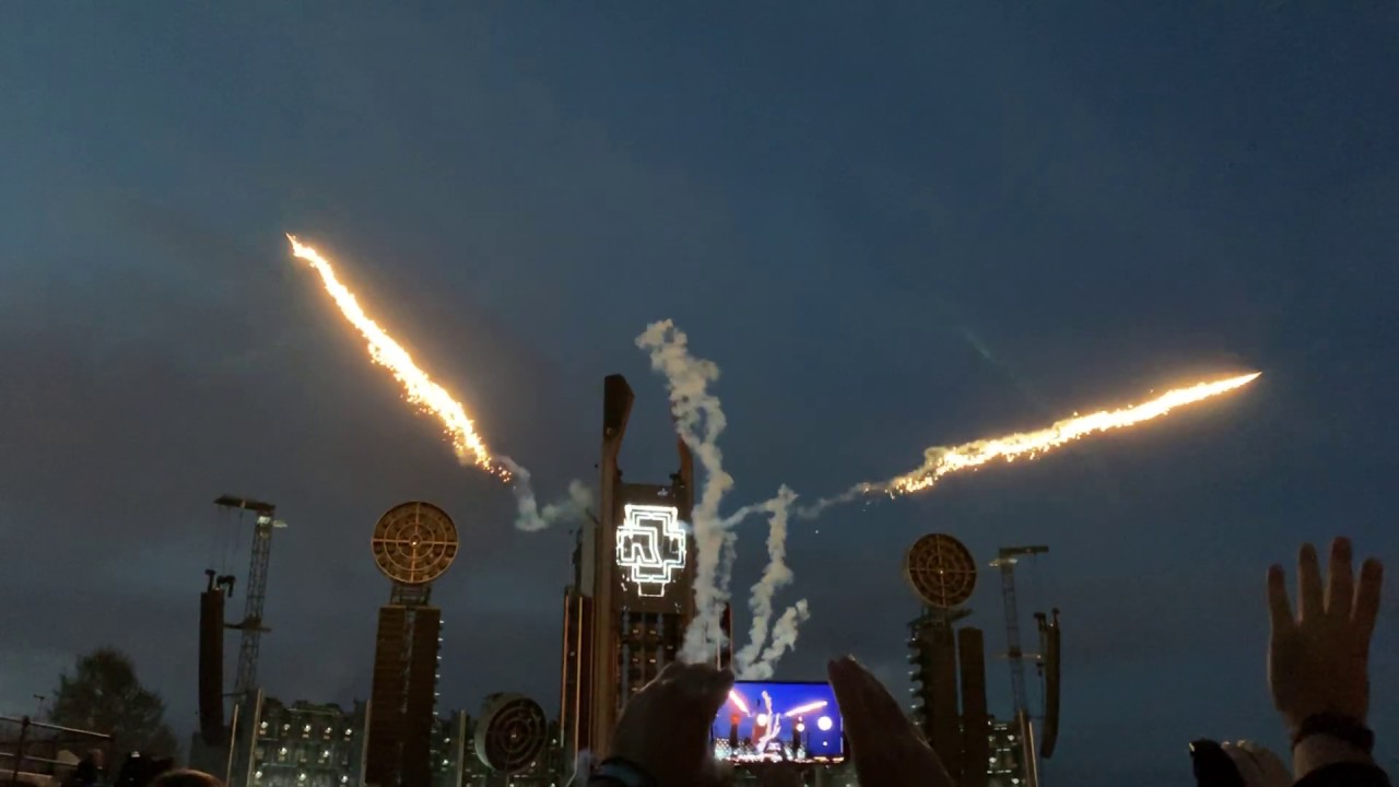 Rammstein – Du Hast (pyrotechnic / firework) LIVE - YouTube