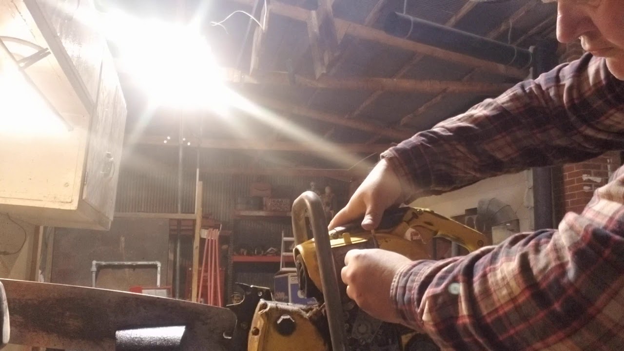 McCulloch 35A chainsaw first start - YouTube