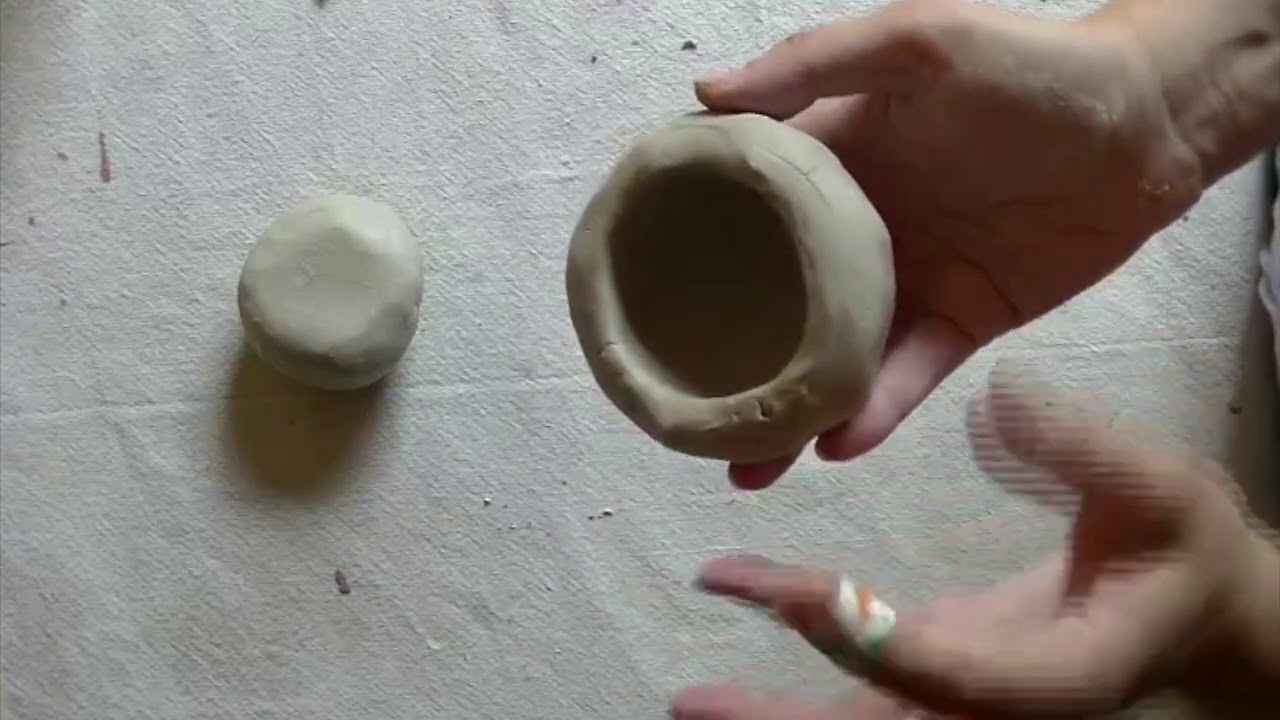 Pinch pot. Open form. - YouTube