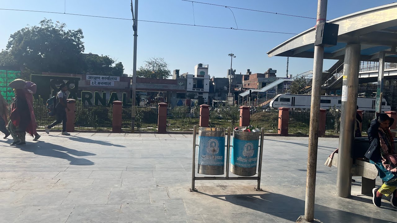 Train 14507 Delhi fazilka intercity express arriving karnal crowdly ...