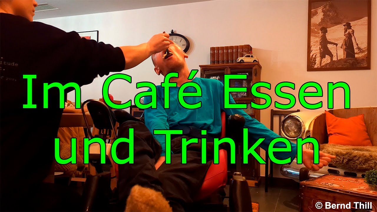 Mit Spastik im Café - Besuch im Café Grenzenlos -Rollstuhlfahrer in der ...