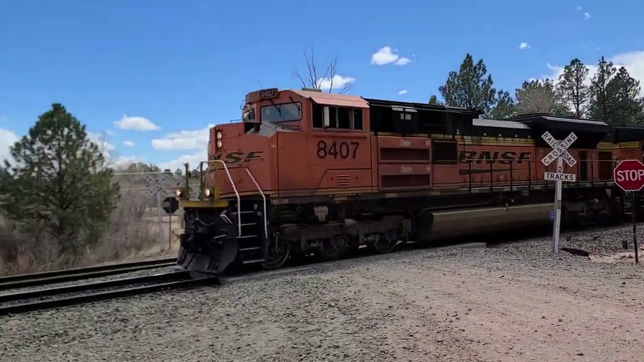 BNSF Train #8407 - #Railfanning 4.23.22 @12:54pm - USAFA N Academy Road ...