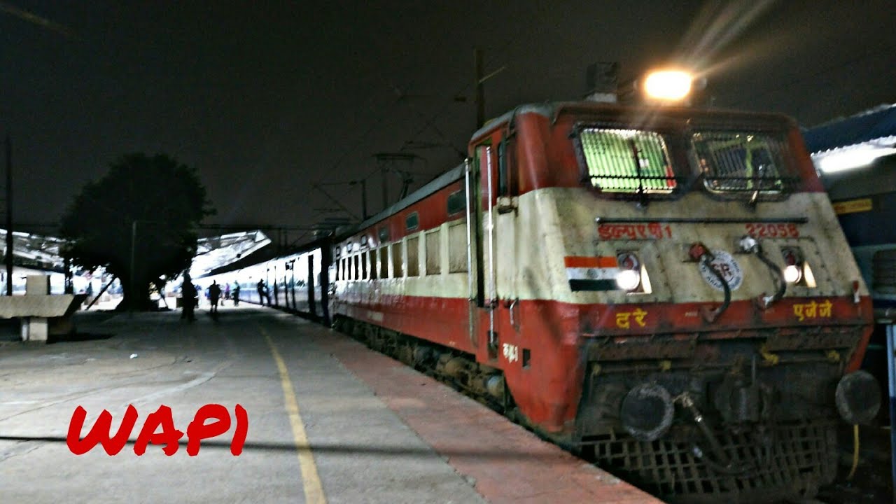 Old School WAP1 "Vidyasagar" departs MAS with MAS PGT Express - YouTube