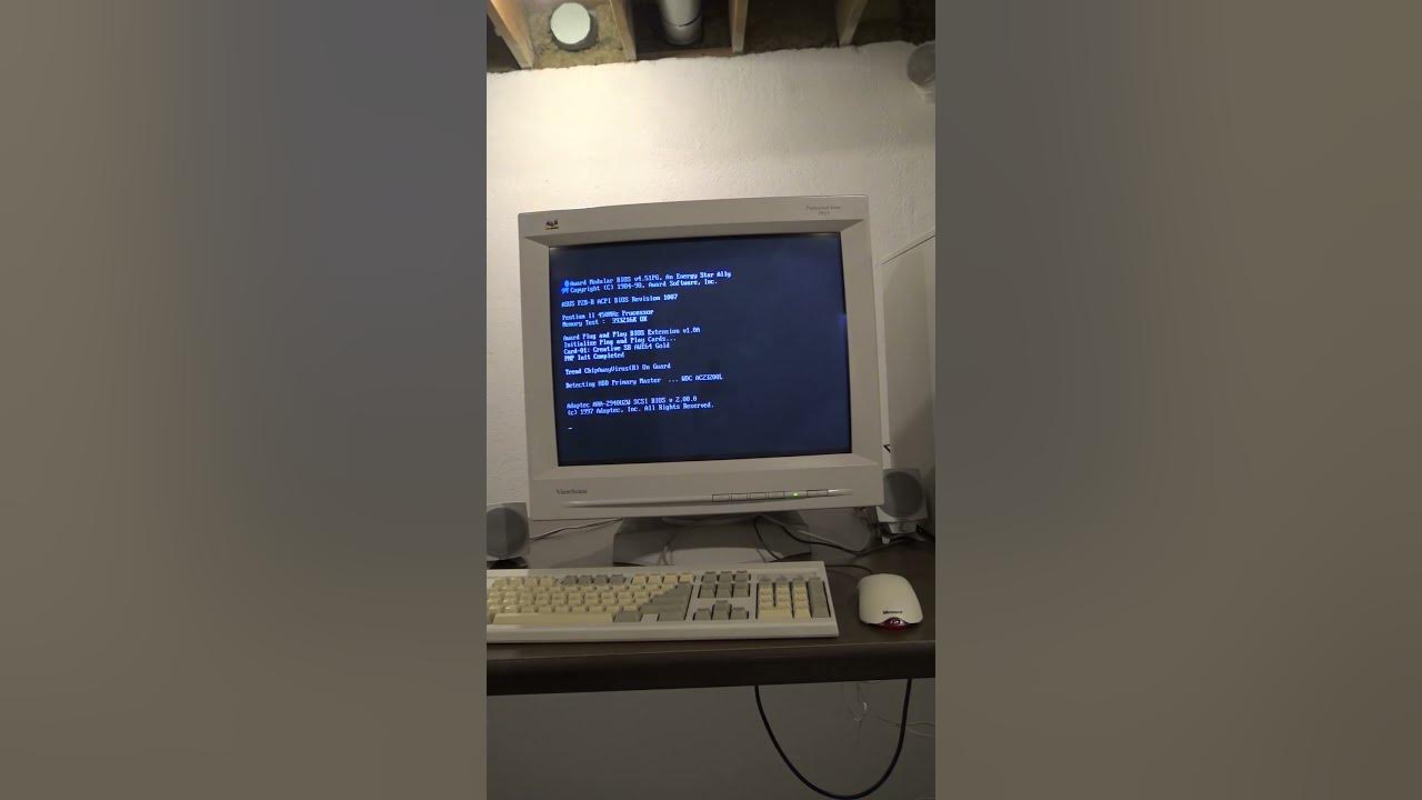 1999 vintage computer start-up POST in the BACKROOMS #oddlysatisfying - YouTube