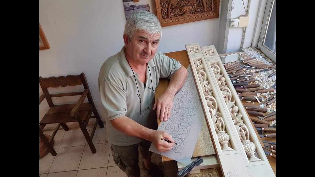 Greek Wood Carving _ Σχέδιο Παραδοσιακής Ξυλογλυπτικής - YouTube