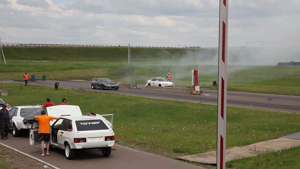 Toyota Supra vs Integra type r dc2 (квалификация) - YouTube