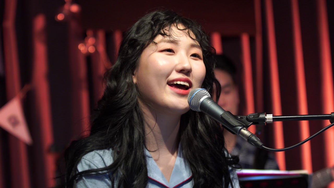 181230 위수(Wisue) - A Thousand Miles (Cover) [4k] @We ‘Wisue’ A Merry ...
