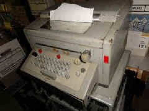 Teletype Compact KSR SLOW MOTION - YouTube