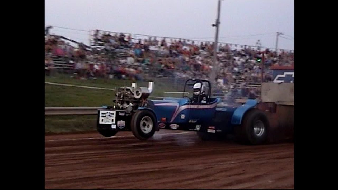 WILD Modified 2WD Truck Pulling At Manassas - YouTube