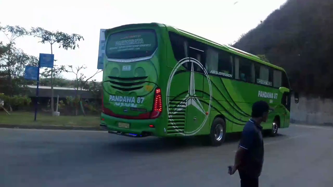 Bus pandawa 87 di pantai pandawa bali - YouTube