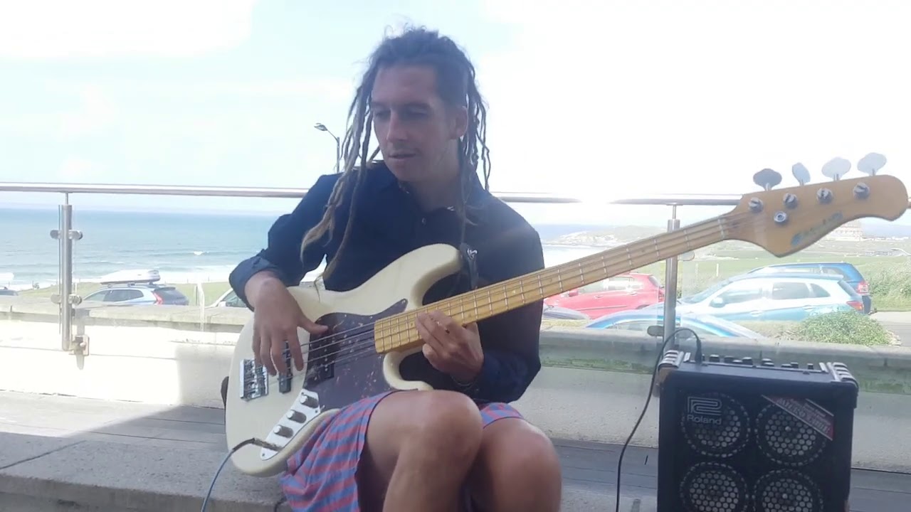 Dr Funk - Funky Town - Slap Bass Inprov 🎸 - YouTube