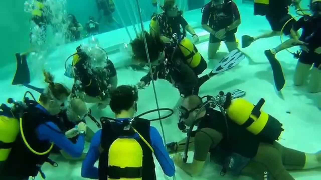 2014 10 01 diving at nemo33 - YouTube