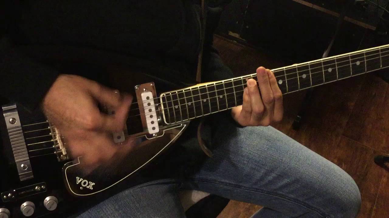Testing a Vox Teardrop guitar in Black at Trustpowerhouse Music Gear ...