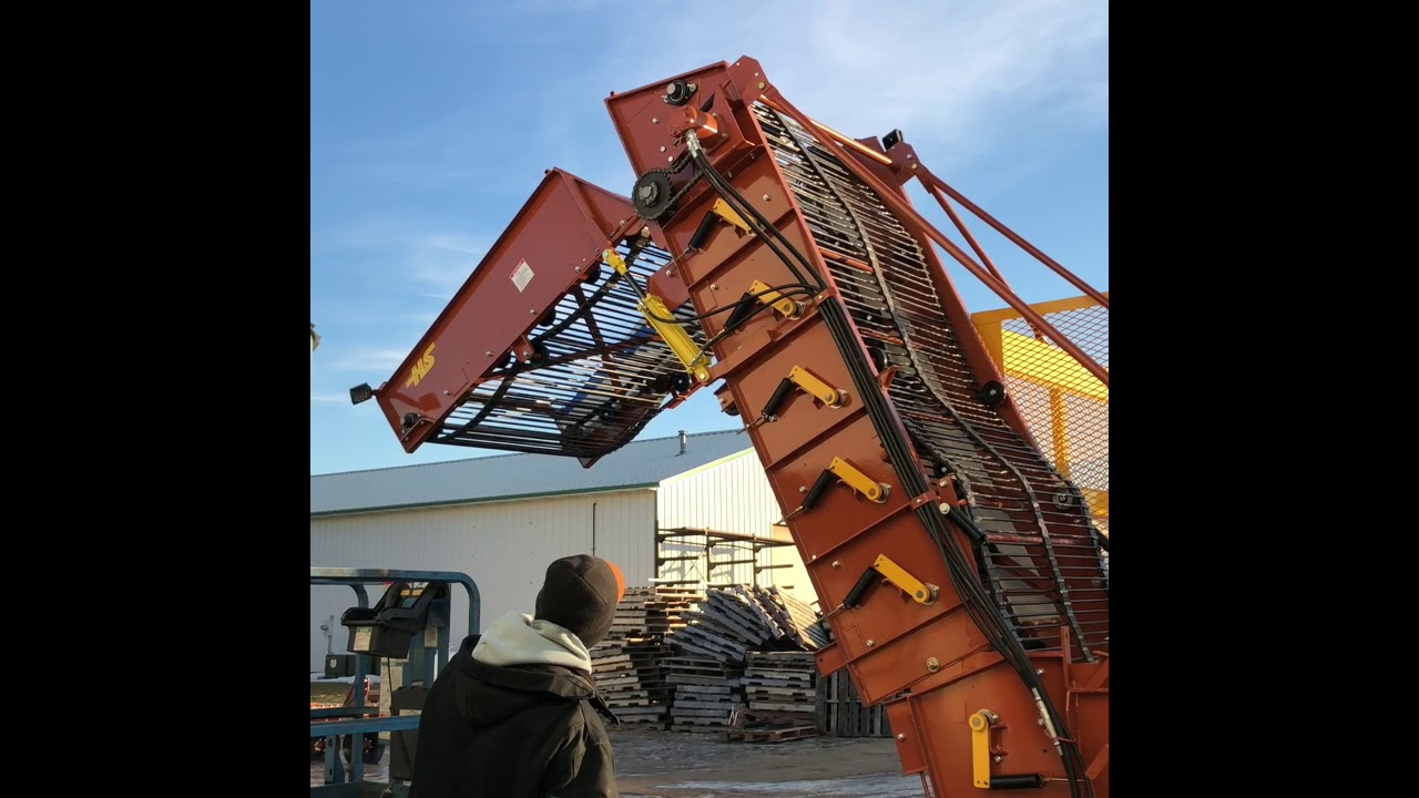 H&S Beet Cart - Boom Installation - YouTube
