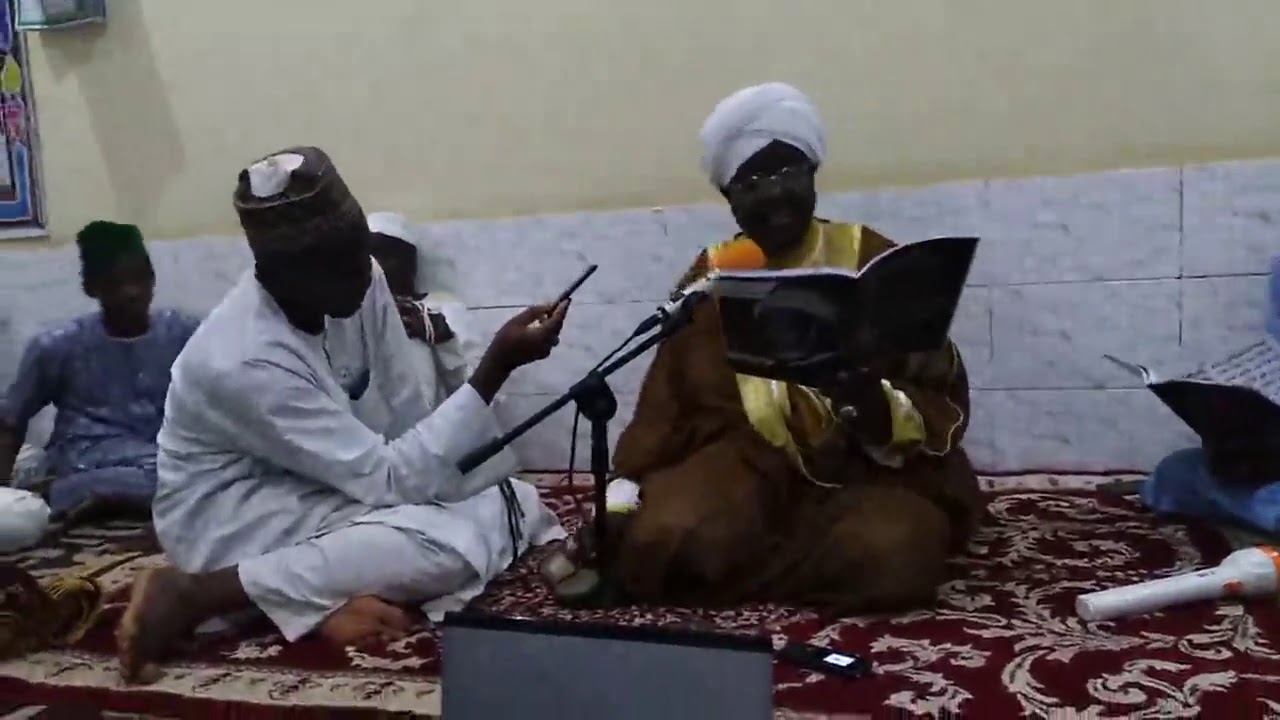 Diwani of Sheikh Ibrahim Inyass Manasiku 1 - YouTube