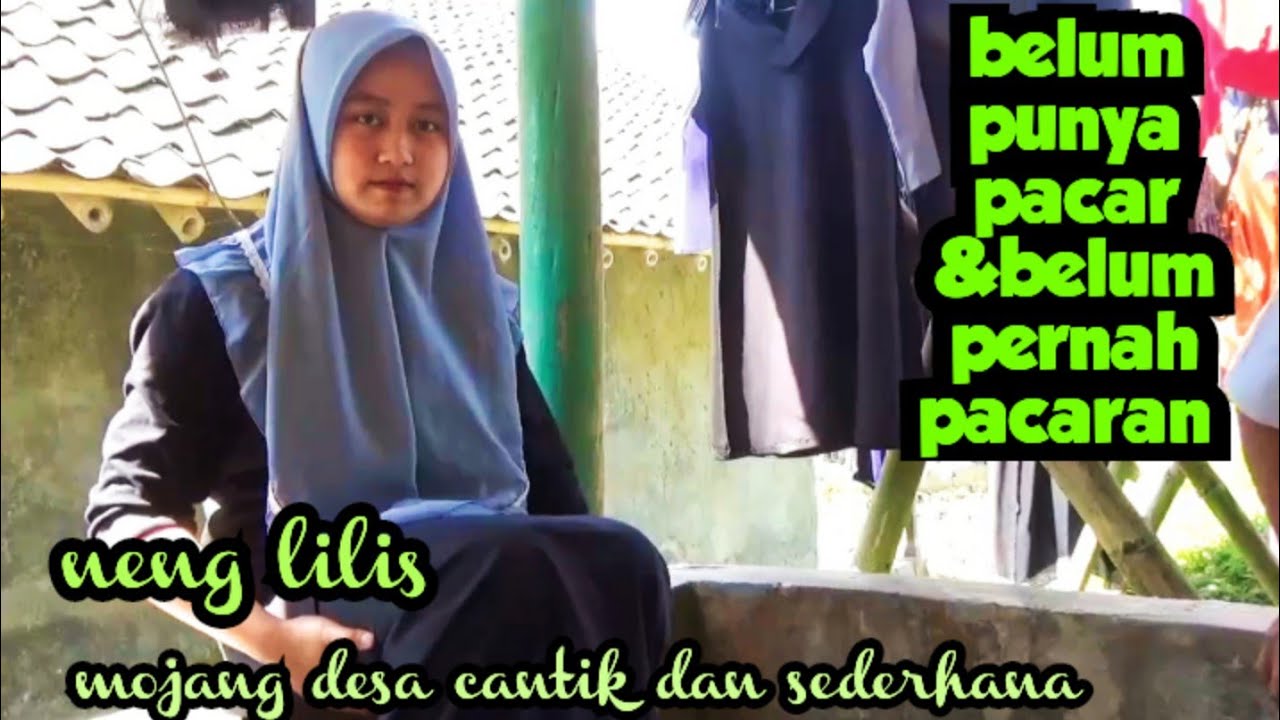 Masya Allah luar biasa selain cantik rajin mengaji.neng Lilis namanya ...