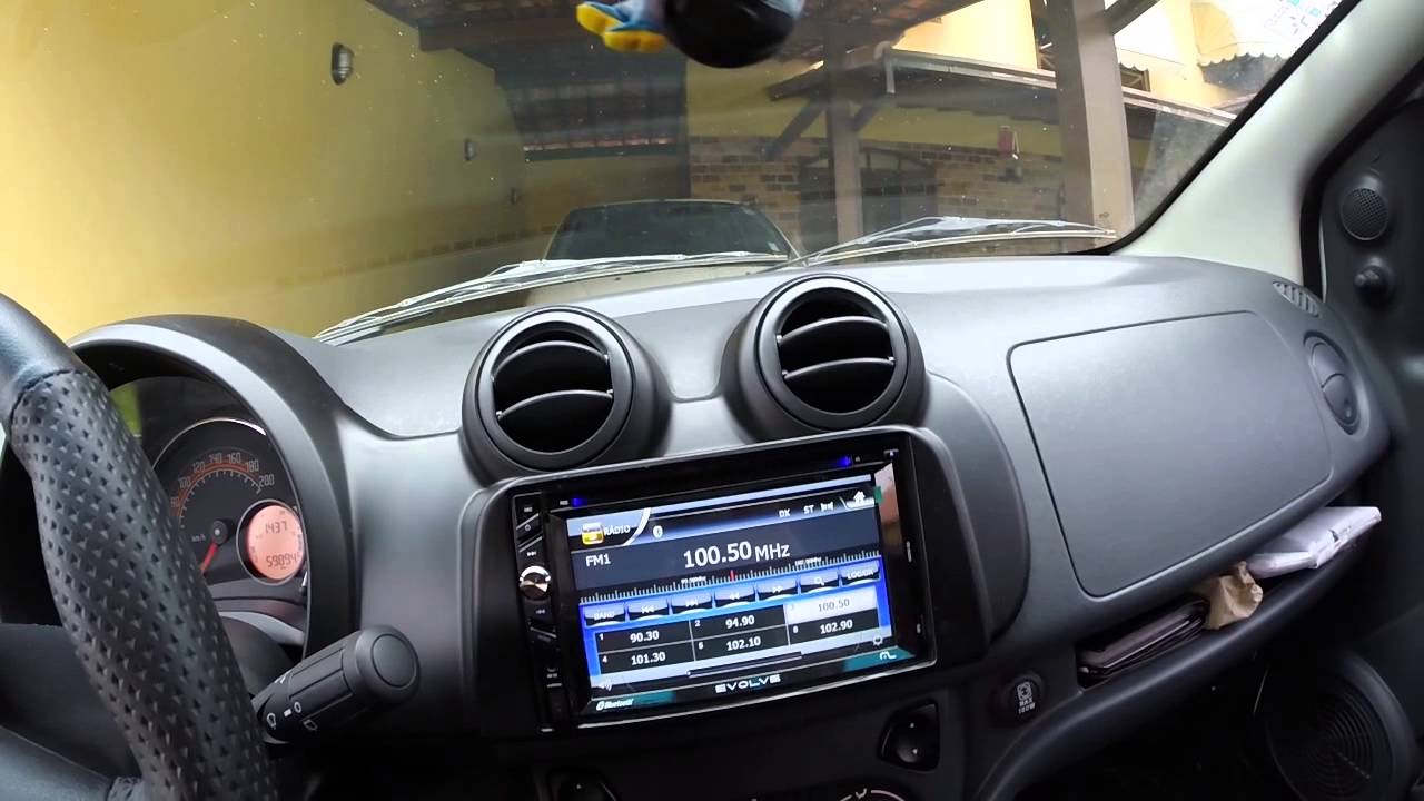 Câmera de re instalada na central multimídia no novo uno vivace 2012 ...