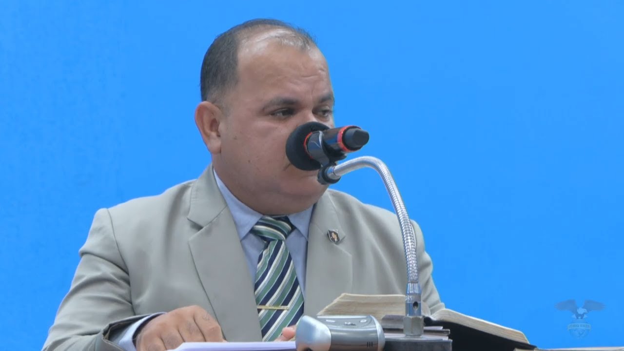 Pastor Renê Dayan: Nós somos um "nada" nas mãos de Deus - YouTube