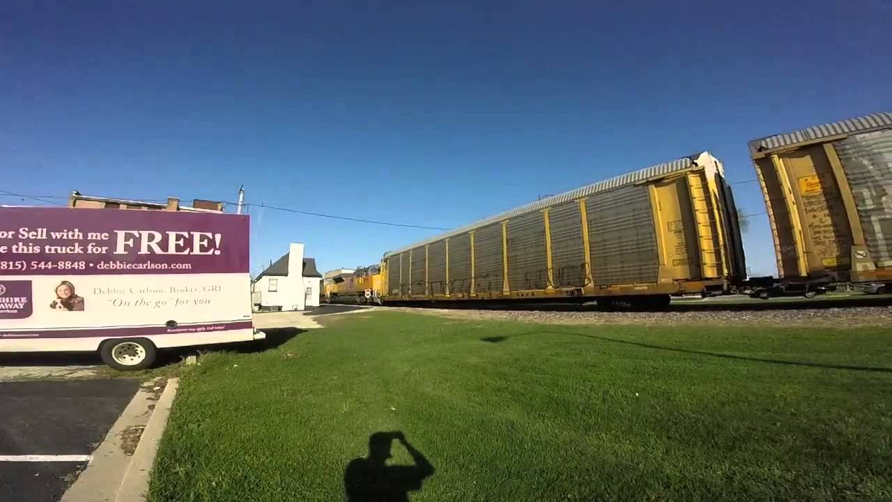 UP 5762 E, Belvidere, IL Apr.23.2015 - YouTube