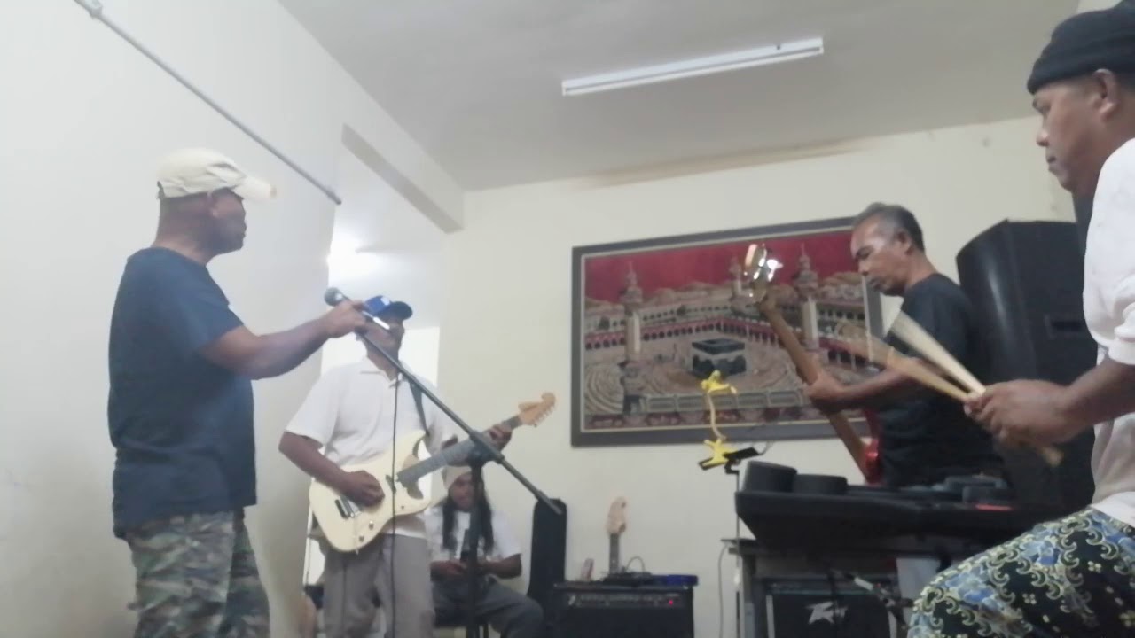 SOFEA SYJ - ORANG TIMUR (COVER BY D'SEMPANG BAND. COM) - YouTube