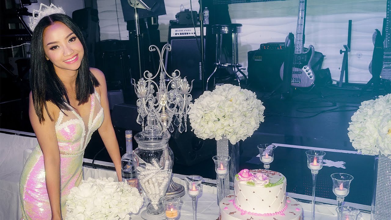 Quynh Vi Celebrates in Style at Bleu Night Club - YouTube