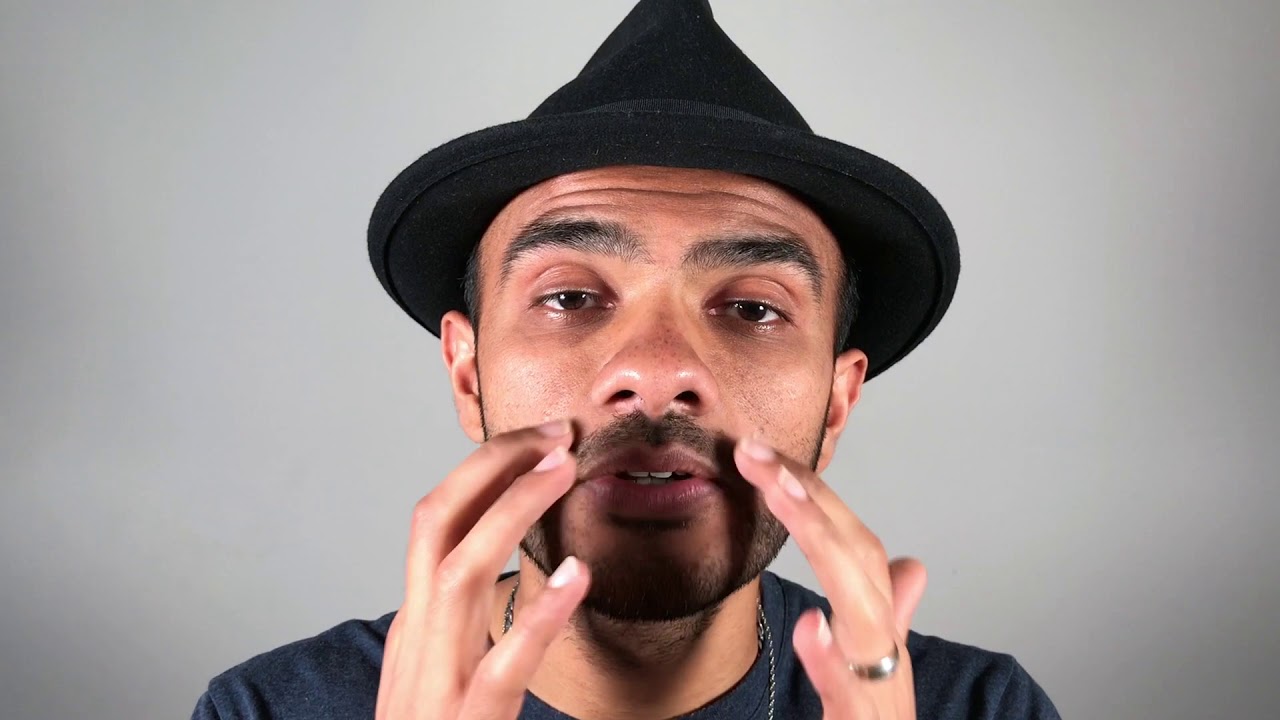 HOW DO YOU IDENTIFY A GENUINE VS FAKE SMILE - YouTube