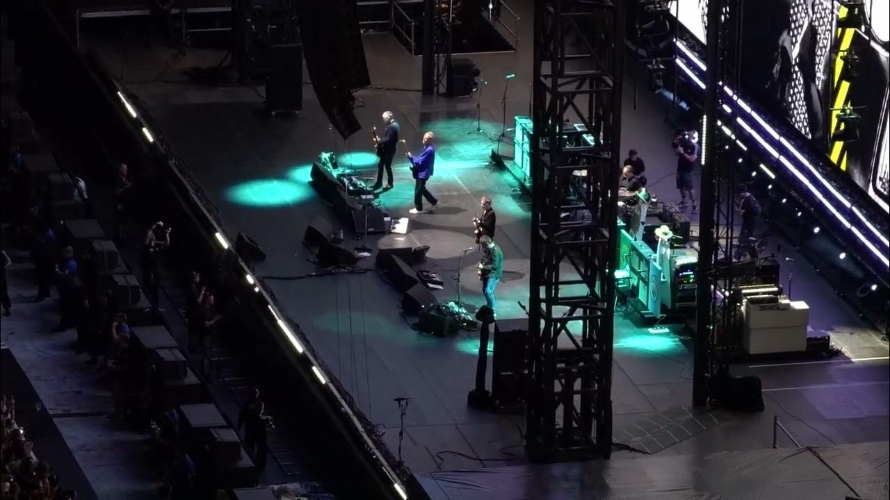 Oasis Live 25 Tour - Morning Glory - Live in Sydney - Nov 7 - YouTube