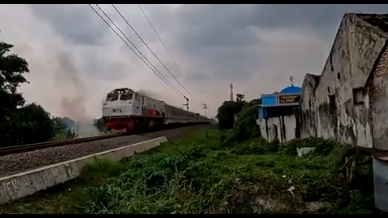 The train is moving slowly - Train World - YouTube