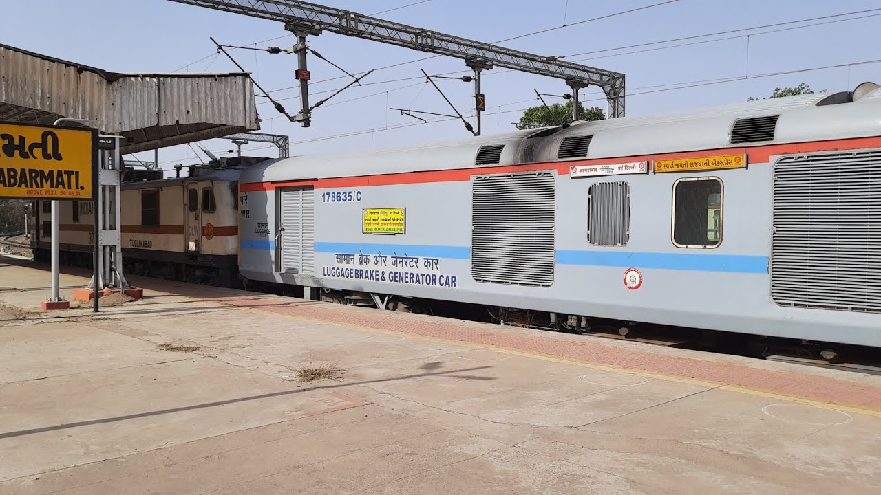 12958/ Swarna Jayanti Rajdhani Express | New Delhi to Ahmedabad ...