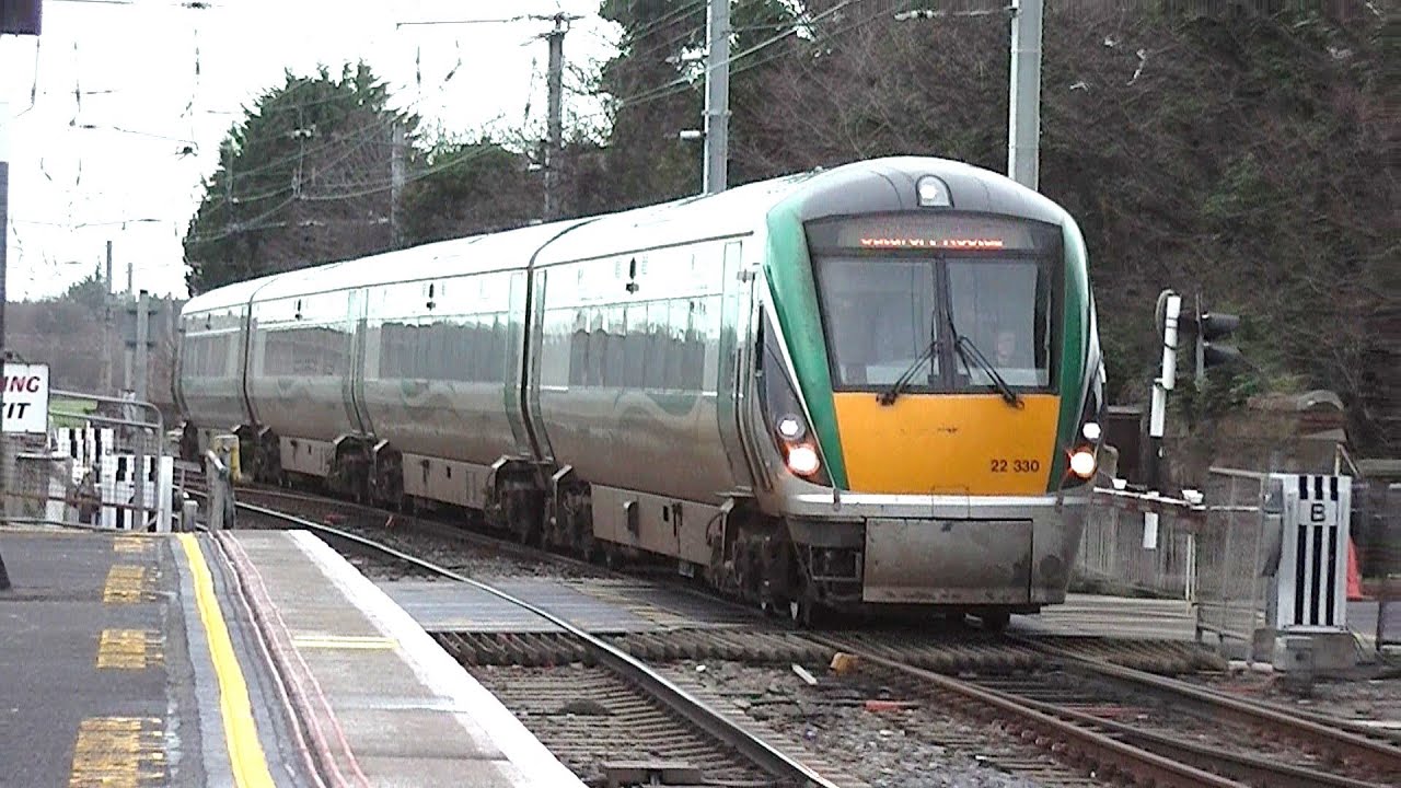 IE 22000 Class Intercity Train number 22330 - Bray Station, Wicklow ...
