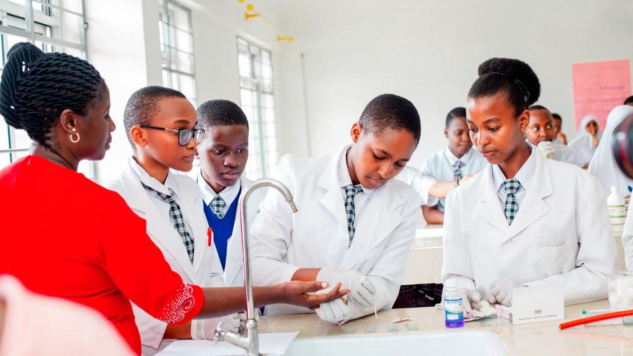 BRIGHT FUTURE GIRLS' AND HIGH SCHOOL -IV GRADUATION 2022 - YouTube